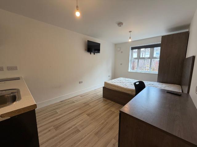 Charndon Close, Reading RG2, Studio to rent, £875 pcm | PrimeLocation