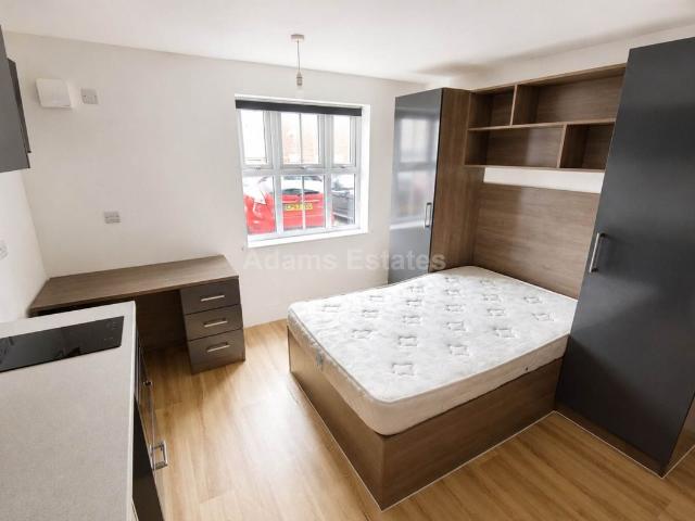 Charndon Close, Reading RG2, Studio to rent, £1,062 pcm | PrimeLocation