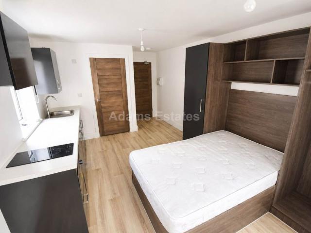 Charndon Close, Reading RG2, Studio to rent, £1,148 pcm | PrimeLocation