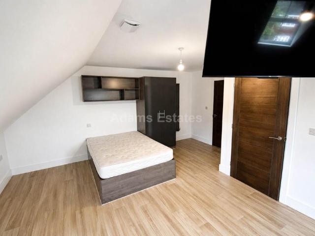 Charndon Close, Reading Studio to rent £1,365 pcm £315 pw