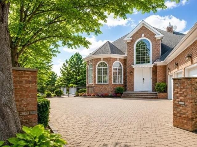 Charney Ct, Manhasset, Home For Sale