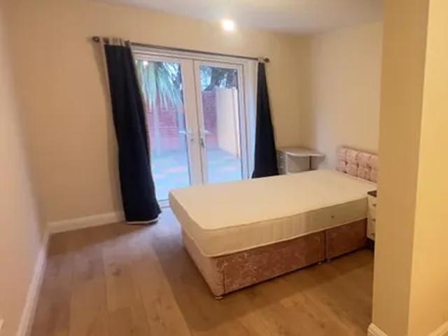 Charnwood Close, London, KT3 3PS, United Kingdom | 1 bed apartment for rent #165754171 | Rentberry