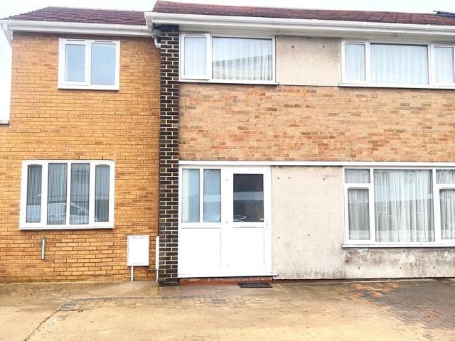 Charnwood Close, New Malden KT3, 1 bed flat to rent, £1,600 pcm | PrimeLocation