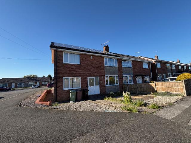 Charnwood Crescent, Alfreton DE55, 3 bed property to rent, £950 pcm | PrimeLocation