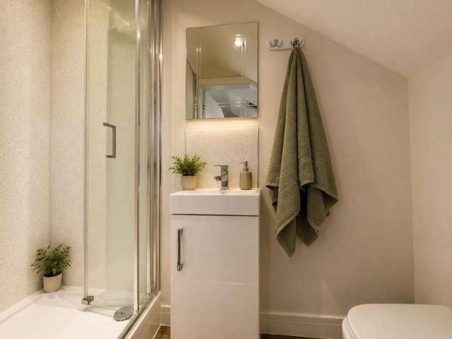 Charnwood Grove, NG2