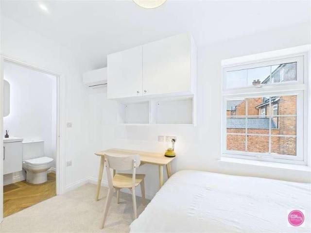 Charnwood Road, Shepshed, LE12