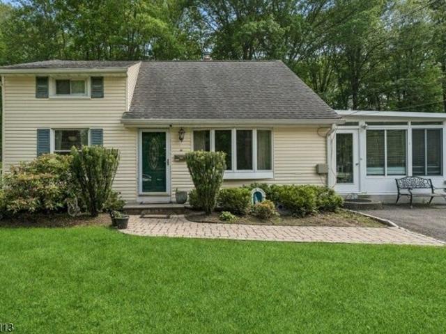 Charnwood Rd, New Providence, Home For Sale