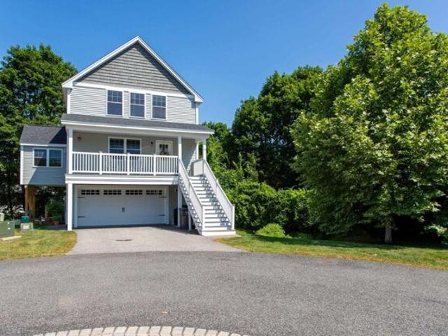 Charron Cir, Exeter, Condo For Sale