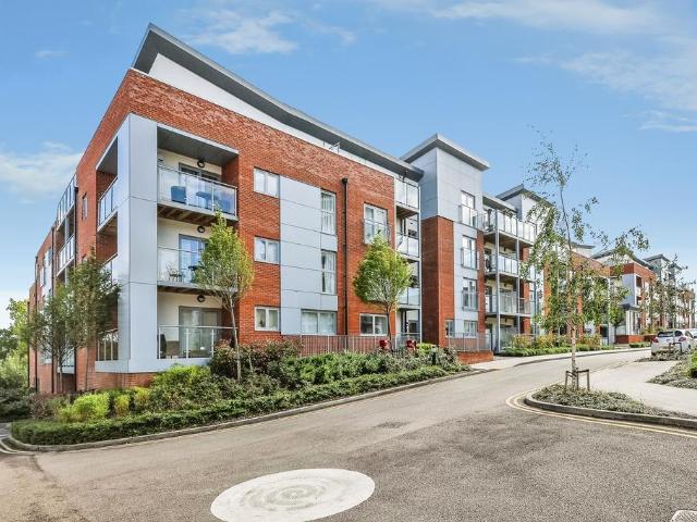 Charrington Place 2 bed flat to rent £1,750 pcm £404 pw