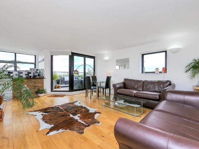 Chart House, Burrells Wharf Square E14, 2 bed flat to rent, £2,895 pcm | PrimeLocation