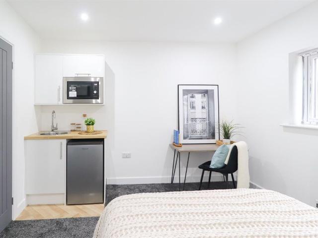 Charter Avenue, Canley, Coventry CV4, Room to rent, £725 pcm | PrimeLocation