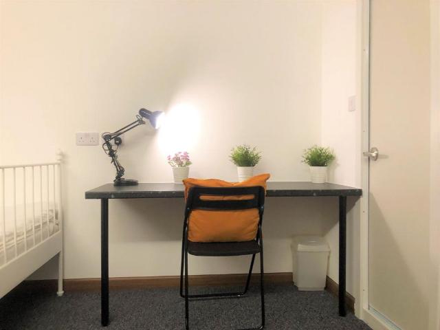 Charter Avenue, Coventry CV4 Studio to rent £6,673 pcm £1,540 pw