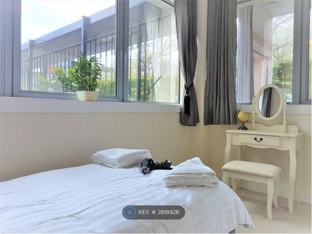 Charter House, Milton Keynes MK9, 2 bed flat to rent, £1,450 pcm | PrimeLocation