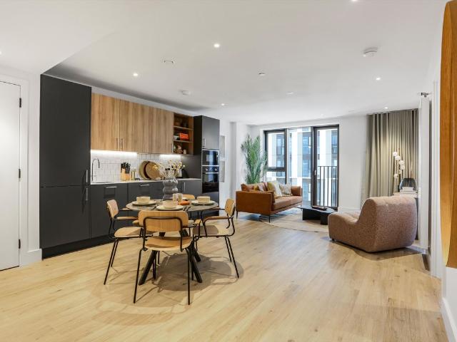 Charter Street, Canary Wharf, London E22, 1 bed flat to rent, £2,990 pcm | PrimeLocation
