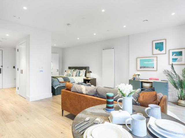 Charter Street, Canary Wharf, London E22, Studio to rent, £2,511 pcm | PrimeLocation