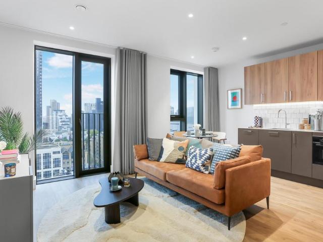 Charter Street, Canary Wharf, London. Studio to rent £2,715 pcm £627 pw