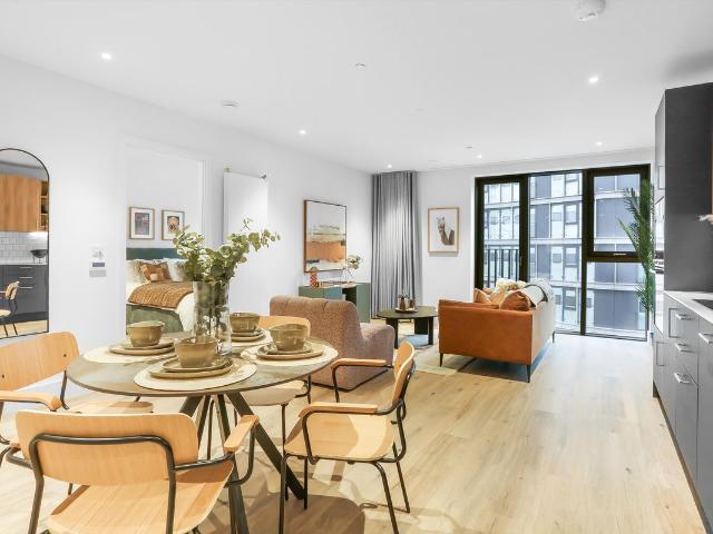 Charter Street, London E22, 1 bed flat to rent, £2,892 pcm | PrimeLocation