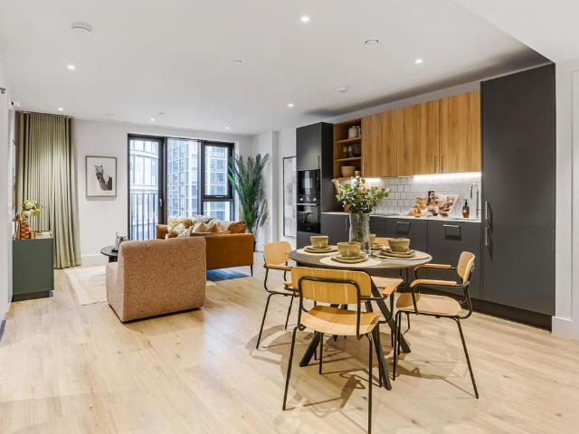 Charter Street, London E22, 1 bed flat to rent, £3,085 pcm | PrimeLocation