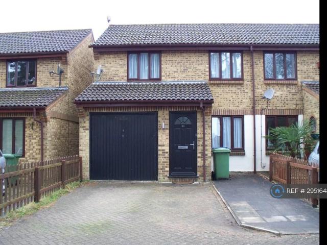 Charterhouse Close, Bracknell, RG12 3 bed end of terrace house to rent £1,850 pcm £427 pw