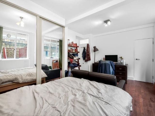 Charterhouse Square, London, EC1M 6ET
