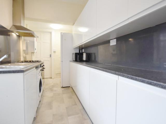 Charterhouse Road, Coventry, CV1 2BH