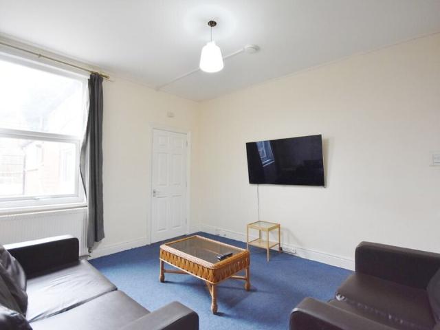 Charterhouse Road, Coventry, CV1 2BH