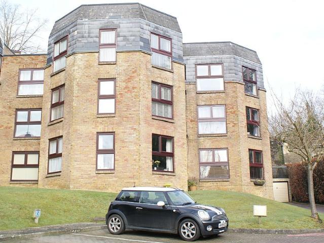 Charterhouse Road, Godalming GU7, 2 bed flat to rent, £1,495 pcm | PrimeLocation