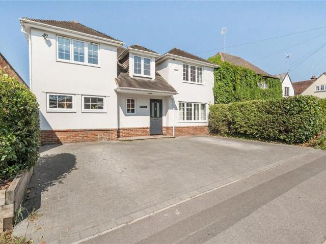 Charters Road, Sunningdale. 4 bed detached house to rent £5,500 pcm £1,269 pw