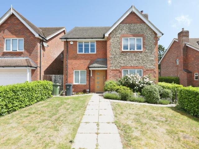 Chartridge Lane, Chesham, HP5 4 bed detached house to rent £2,900 pcm £669 pw