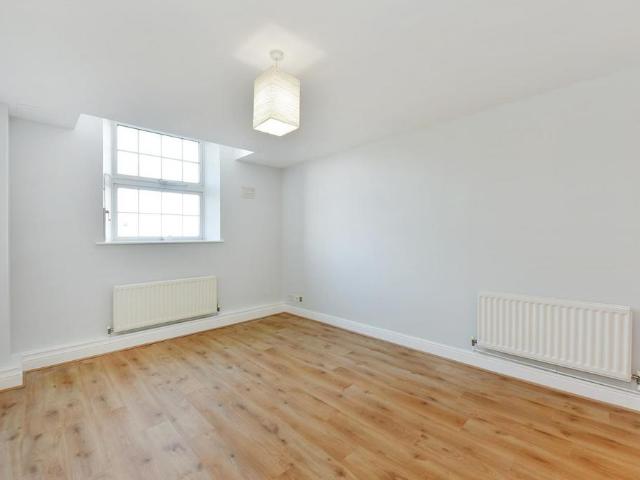 Chartwell Court, London, NW2 1 bed apartment to rent £1,600 pcm £369 pw
