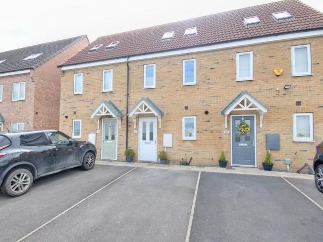 Chartwell Gardens, Kingswood HU7, 3 bed property to rent, £950 pcm | PrimeLocation