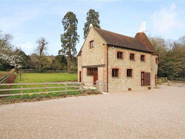 Chartwell Farm, Mapleton Road. 3 bed detached house to rent £3,600 pcm £831 pw