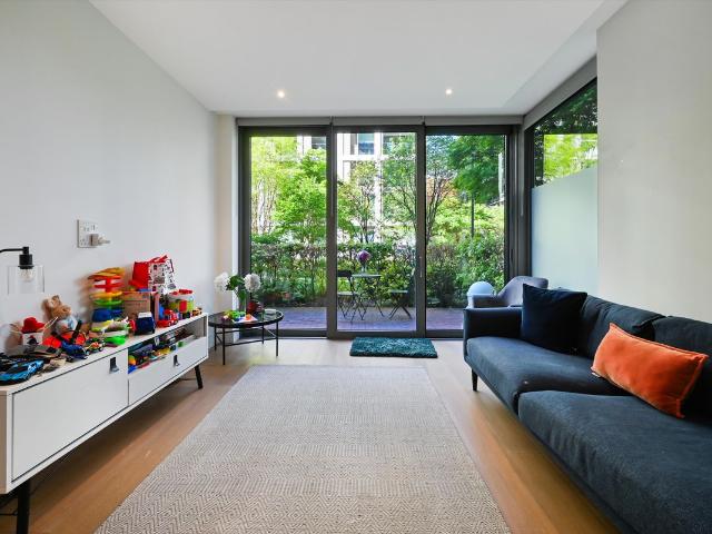 Chartwell House, Prince Of Wales Drive, Battersea SW11, 2 bed flat to rent, £4,200 pcm | PrimeLocation