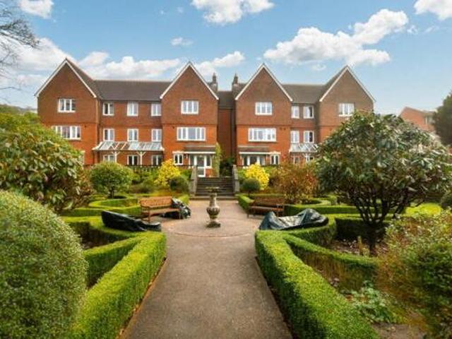Chartwell Lodge, Bishops Down Road, 2 Bedroom Flat