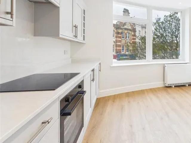 Chase Buchanan, 4 York Street, Twickenham, TW1 3LD, United Kingdom | 1 bed apartment for rent #167884703 | Rentberry