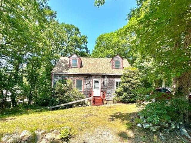 Chase Ln, Vineyard Haven, Home For Sale