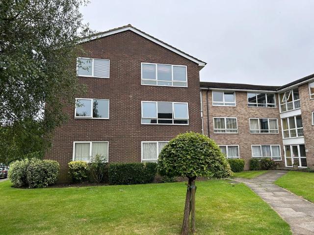 Chase Road, Oakwood N14 1 bed flat to rent £1,600 pcm £369 pw