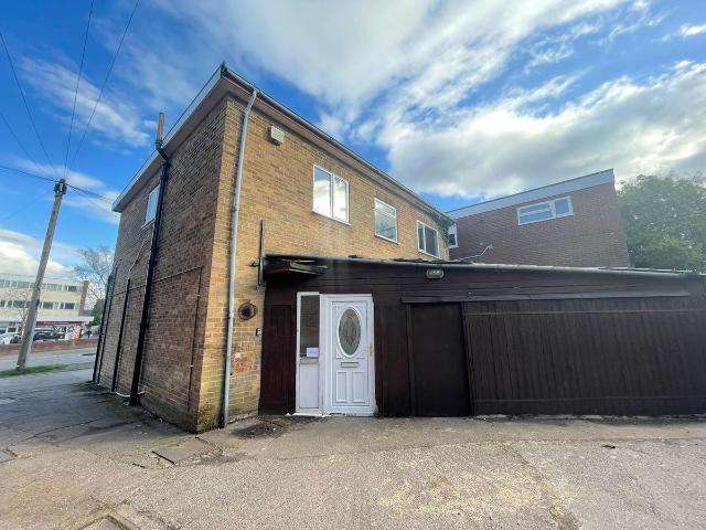 Chase Road, Burntwood WS7, 2 bed flat to rent, £800 pcm | PrimeLocation