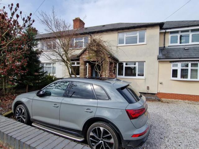 Chase Road, Burntwood, Staffordshire. 3 bed terraced house to rent £1,295 pcm £299 pw