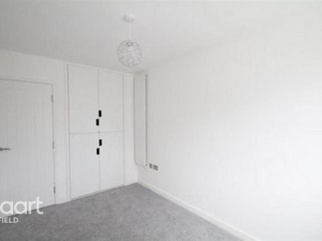 Chase Road, London 3 bed apartment to rent £2,200 pcm £508 pw
