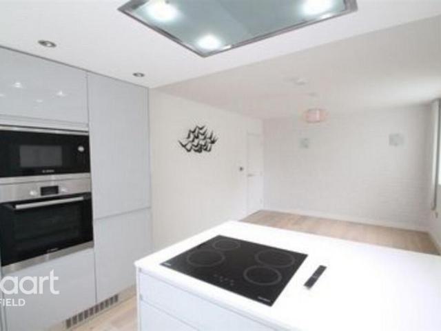 Chase Road, London 3 bed apartment to rent £2,200 pcm £508 pw