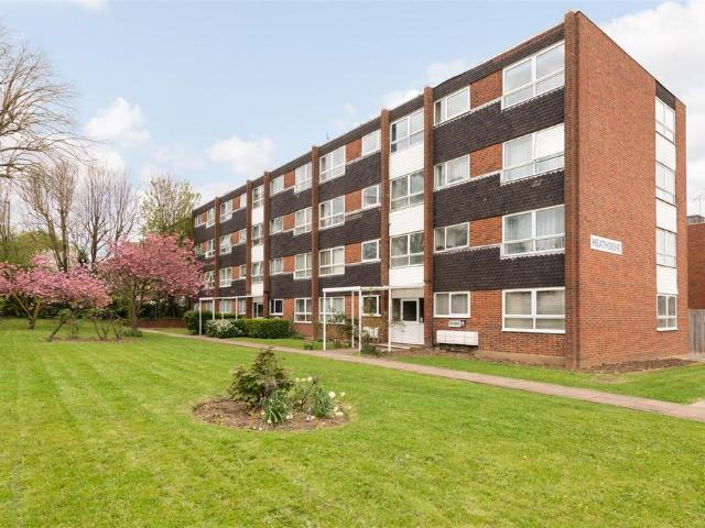 Chase Side, London N14 1 bed flat to rent £1,600 pcm £369 pw