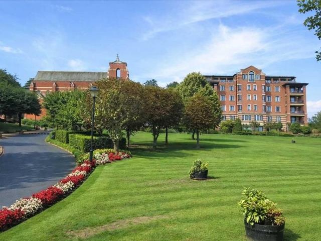 Chasewood Park, Harrow 3 bed apartment to rent £3,000 pcm £692 pw