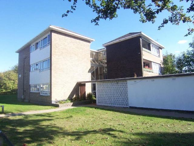 Chetwode Road, Tadworth KT20, 1 bed flat to rent, £1,100 pcm | PrimeLocation