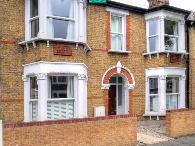 Chevening Road, London, SE10 0LA 3 bed terraced house to rent £3,200 pcm £738 pw
