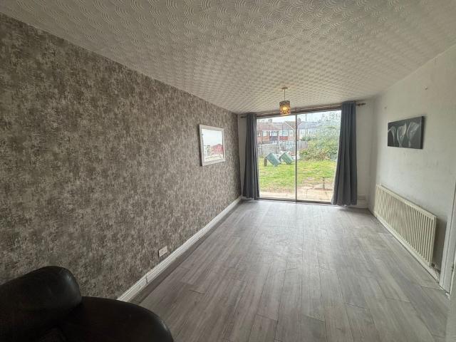Cheveral Avenue, Radford