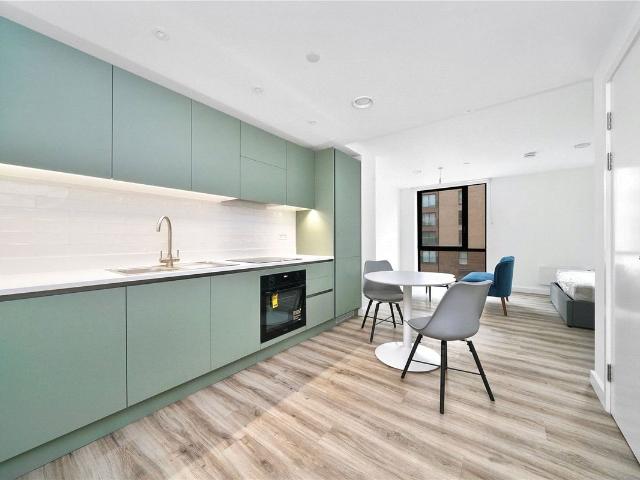 Chevette Court, Kimpton Road, Luton LU2, Studio to rent, £1,000 pcm | PrimeLocation
