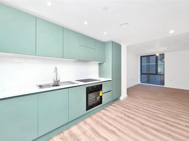 Chevette Court, Kimpton Road, Luton LU2, Studio to rent, £1,050 pcm | PrimeLocation
