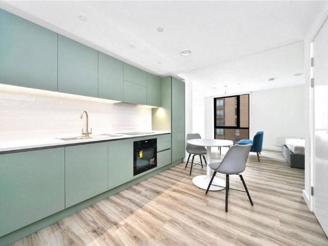 Chevette Court, Kimpton Road, Luton LU2, Studio to rent, £1,100 pcm | PrimeLocation