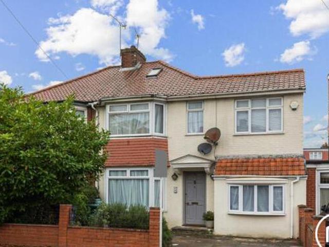 Cheviot Gardens, Golders Green Estate, 4 Bedroom Semi detached